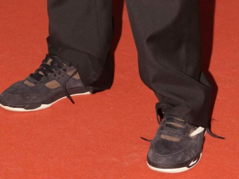 Travis Scott x Jordan Cut The Check - FZ8117-001 FZ8117-100