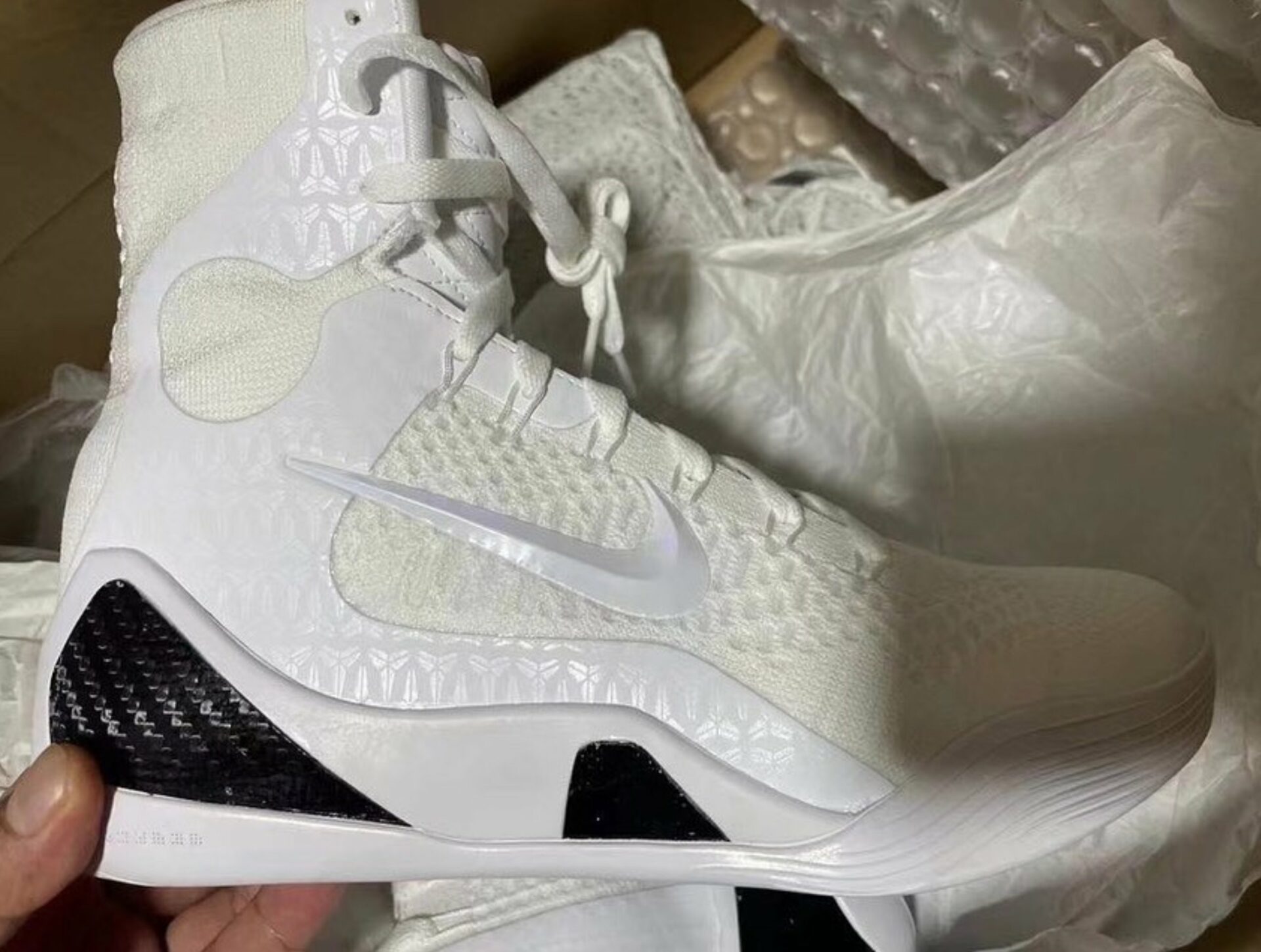 The Nike Kobe 9 Elite High Protro "Halo" is Now Available | JustFreshKicks